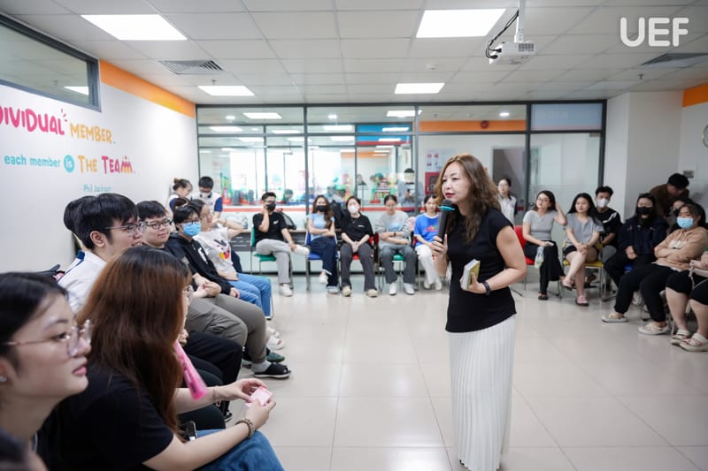 FOE Proskill Training số 6: Cởi mở - kết nối - vượt giới hạn trong giao tiếp